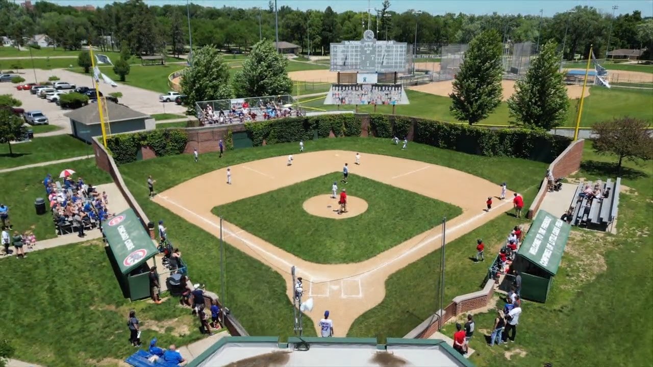 Little Cubs Field provides yet another unforgettable memory - YouTube