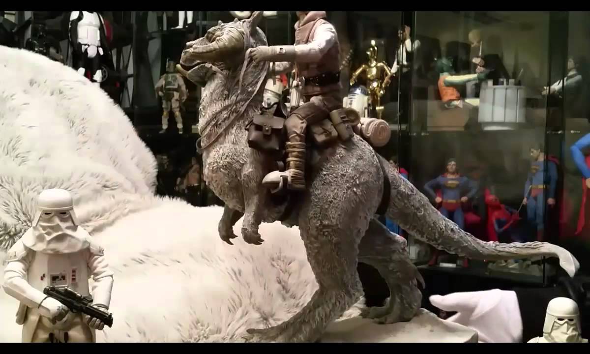 Sideshow Deluxe TaunTaun Review Star Wars - YouTube