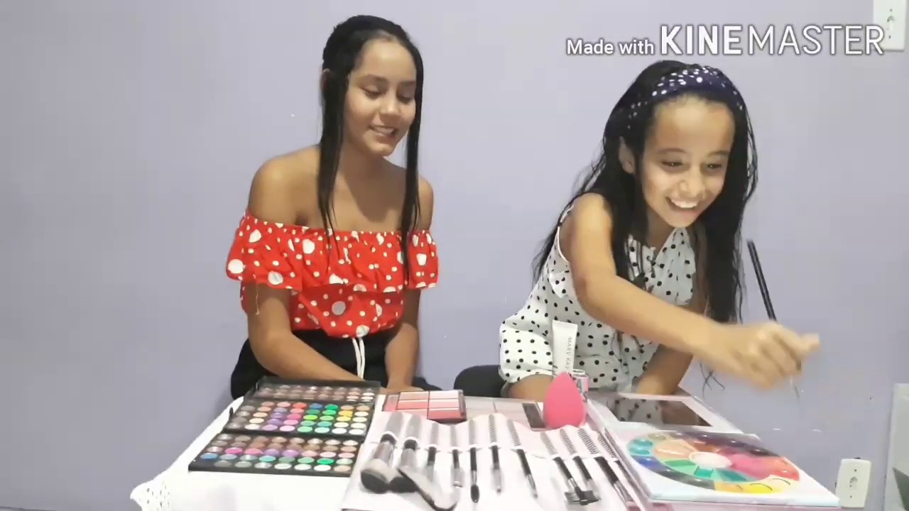 Maquiei Minha Prima Virei Maqueadora Youtube