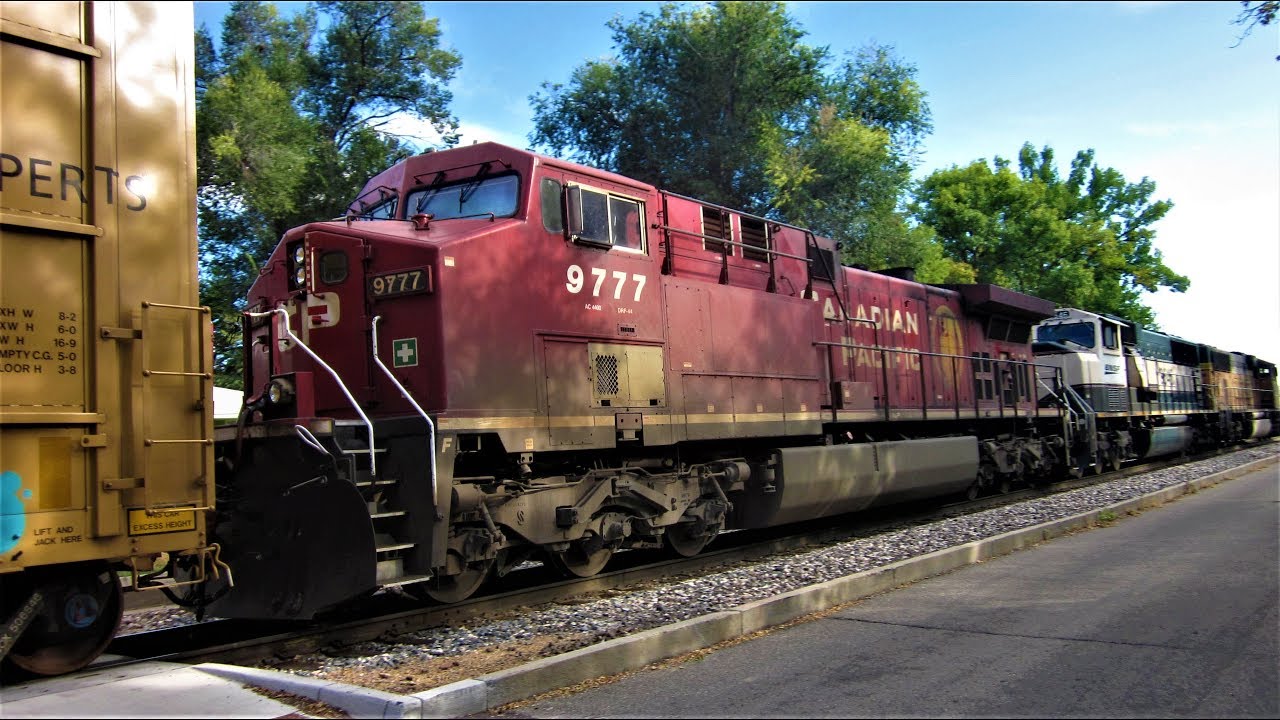 BNSF 9909 South with AWVR 777 - YouTube