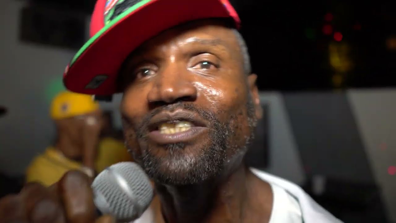 Legendary MACK CALVIN T performing hit BOTTOM BITCH @ MACK MAGIC MIKE ...