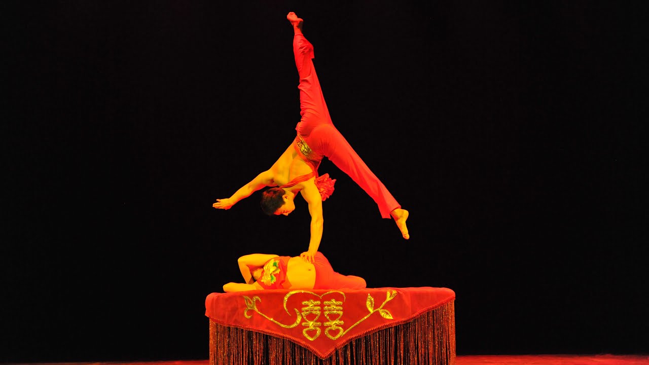 Hand to Hand Contortion Duo From China - YouTube
