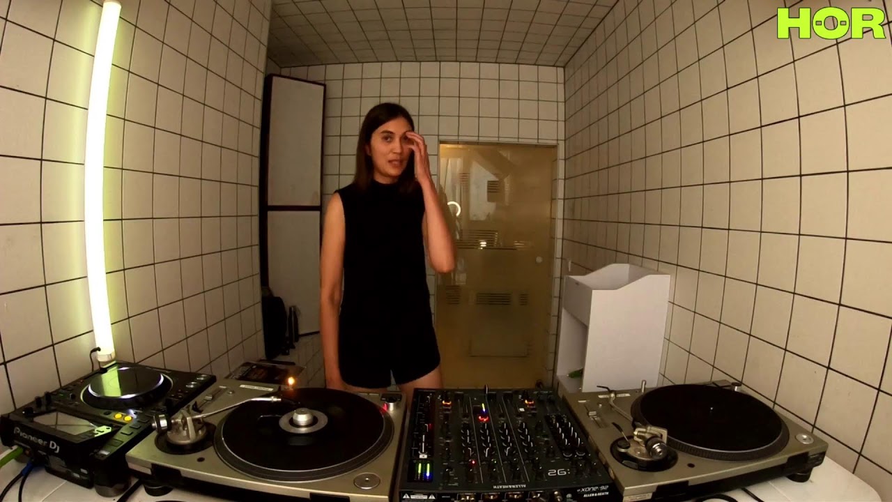 Lily Ackerman | HÖR - Aug 18 / 2022 - YouTube