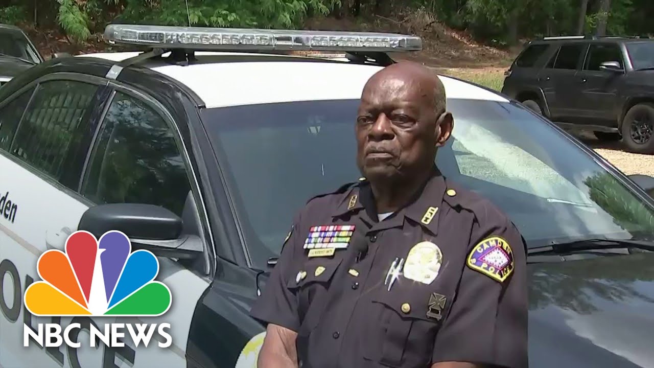 Oldest Cop In Arkansas Celebrates His 92nd Birthday - YouTube