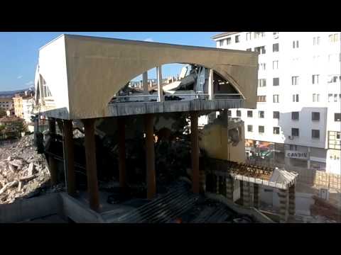 Hilkat Garibesi Yıkıldı