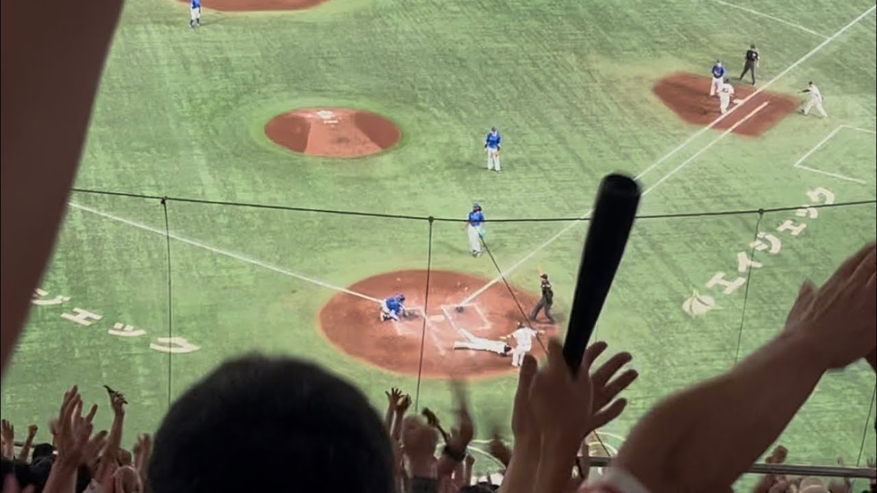 坂本執念のヘッドスライディング！岸田セーフティースクイズで勝ち越しを決め東京ドームが沸く！！(2024年10月19日巨人vs DeNA・CS4戦目) - YouTube