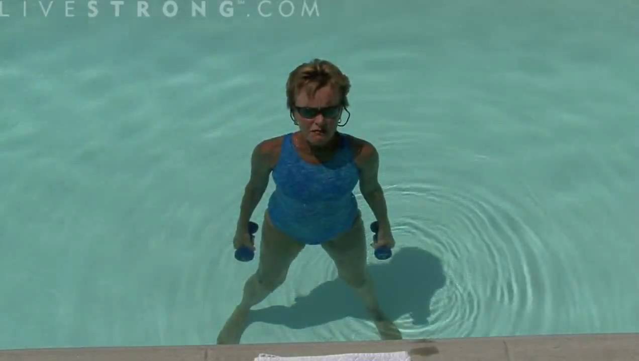 How to Do Squats in the Pool - YouTube