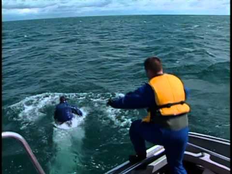 Be Seen! United States Power Squadrons boating tutorial - YouTube