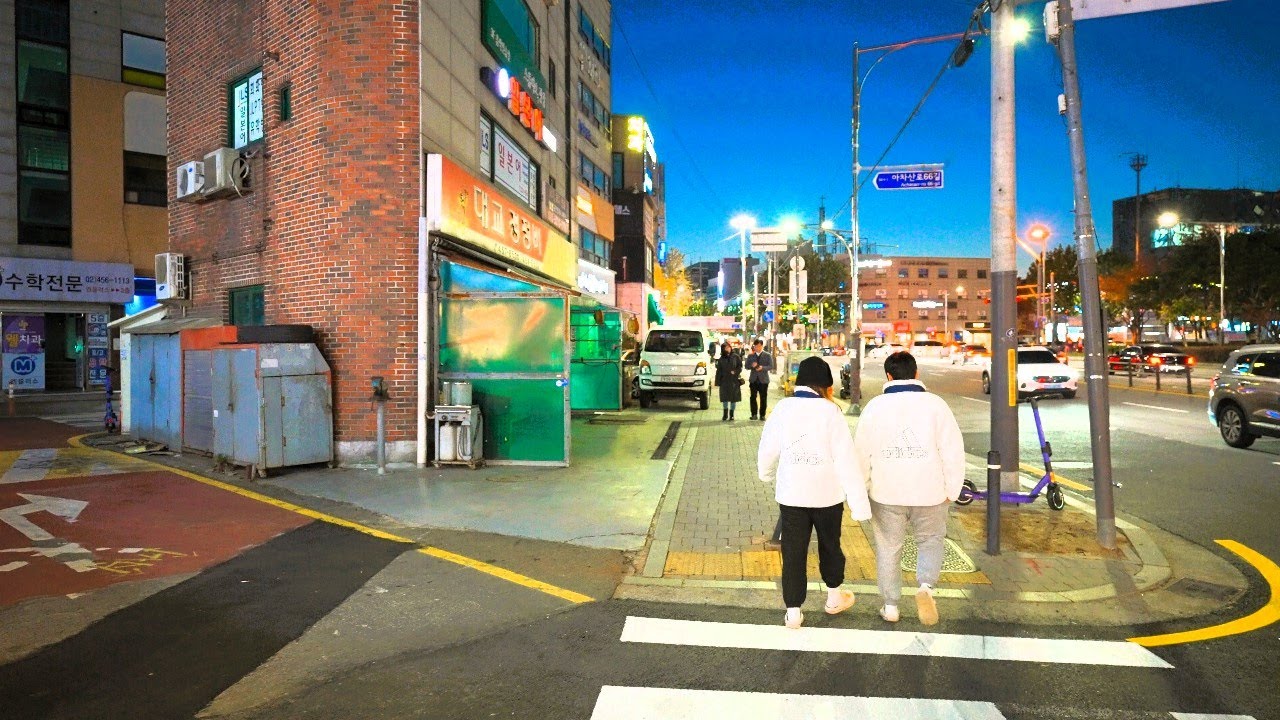 Early evening walk from Gwangnaru Station to Guui Station | Seoul South ...