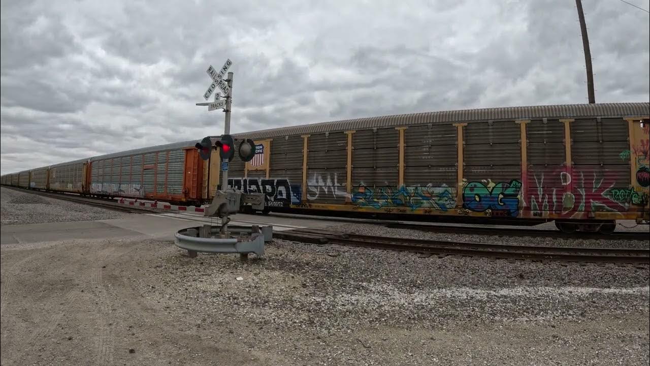 BNSF auto rack train 4-23-2023 - YouTube