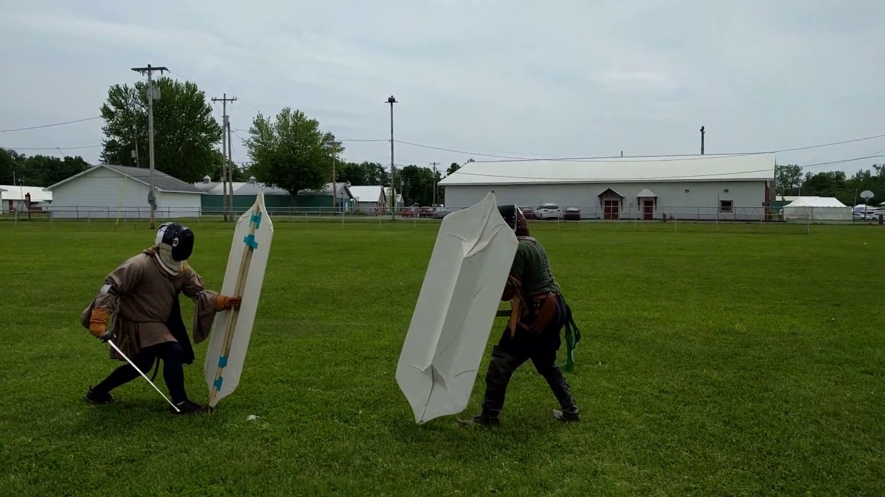 Talhoffer Dueling Shield: Thomas del Brooke vs Firebow - YouTube