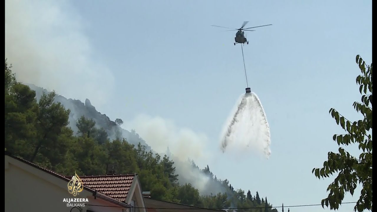 Helikopteri OS BiH gase požare u Hercegovini - YouTube