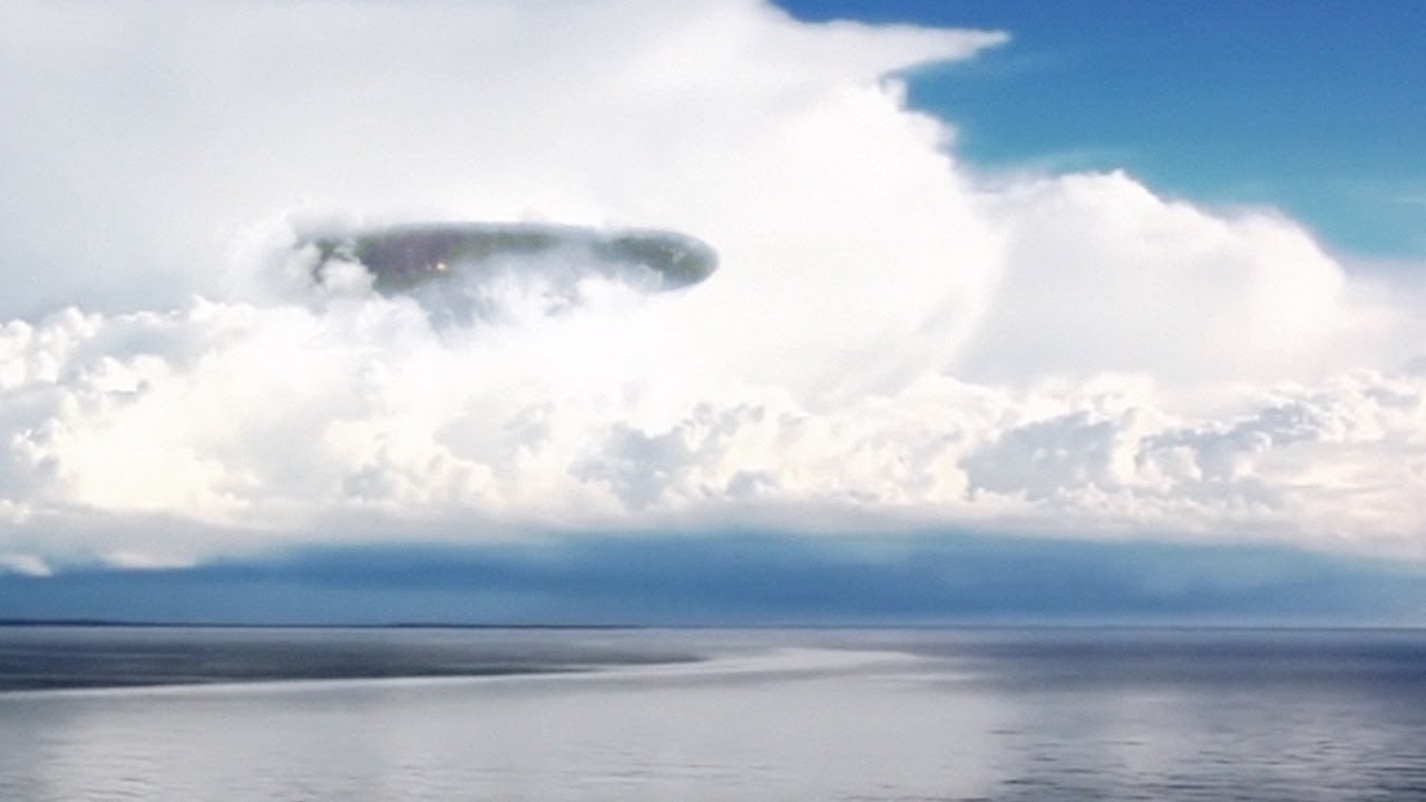 UFO mothership over the SEA in AUSTRALIA (CGI) - YouTube