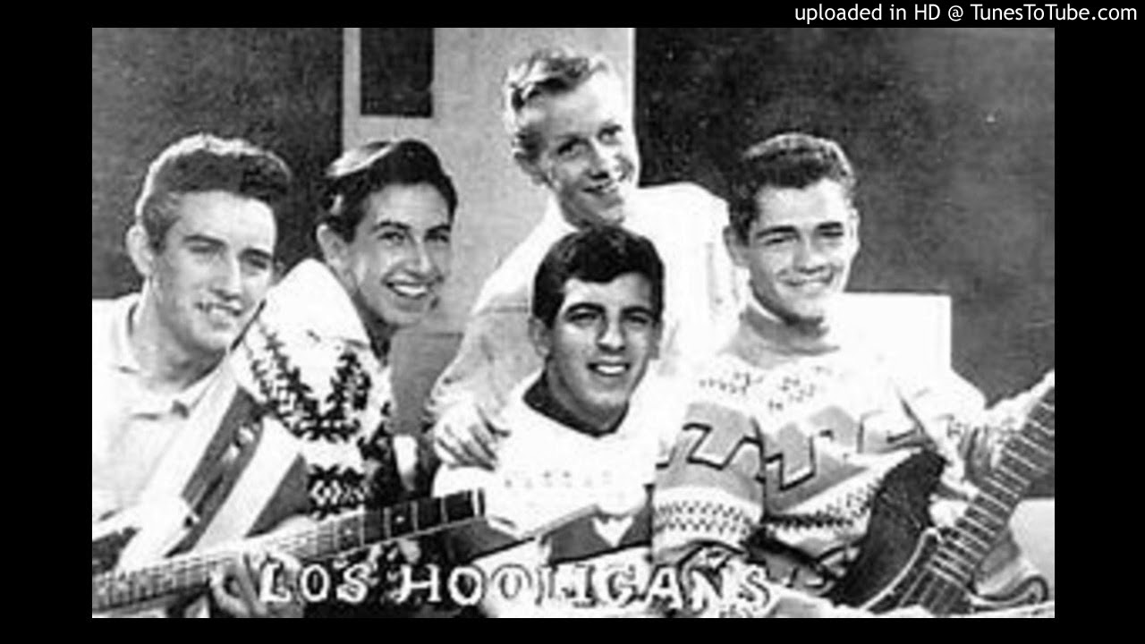 Los Hooligans.- LLegó Santa Claus - YouTube