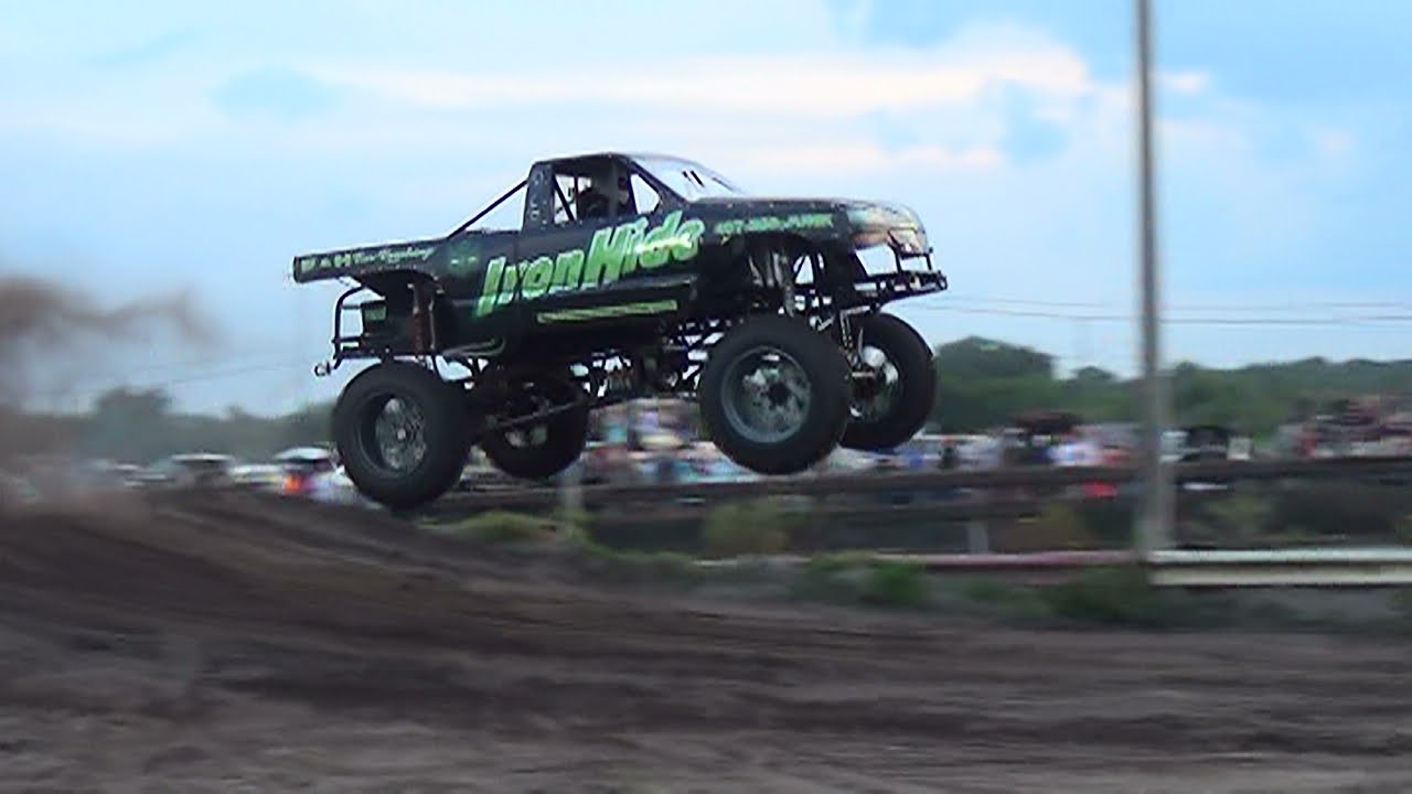 IRON HIDE MEGA TRUCK RACES...@ Bithlo Mud Bog - YouTube