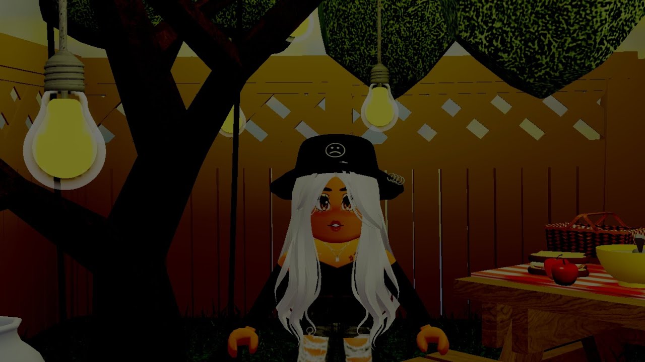 Playing roblox bed wars with the sheila kit - YouTube