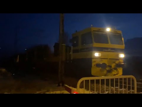 Drezyna DH-350 z platformami PKP PLK | Grzebowilk [Rp1] - YouTube