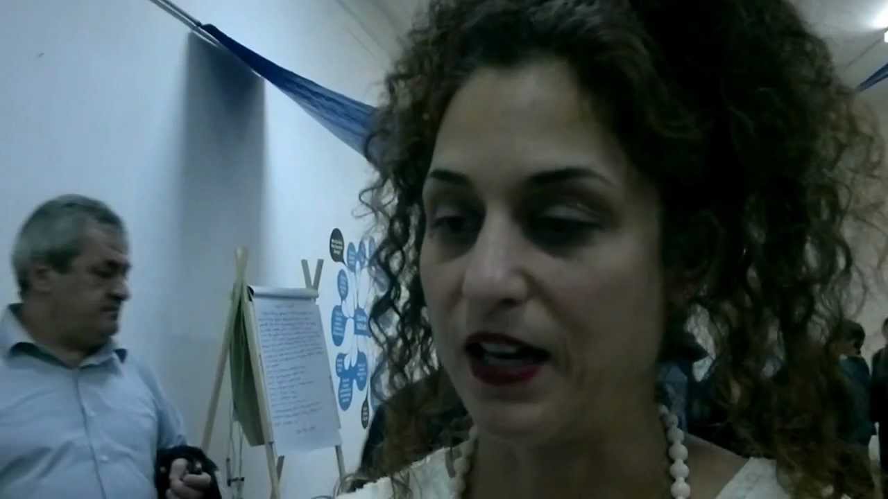 Laura Sansone, Textile Artist (ARTISTERIUM) - YouTube