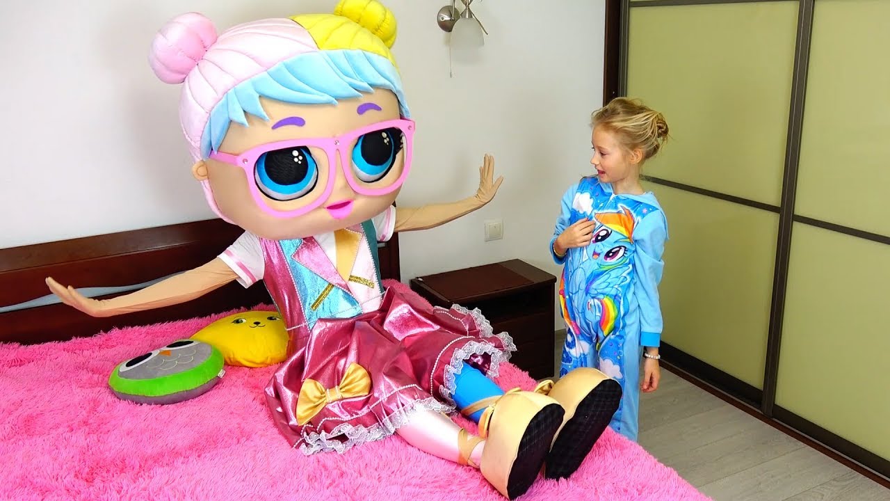 Polina's latest videos compilation. Polina in nice dress and LOL doll ...