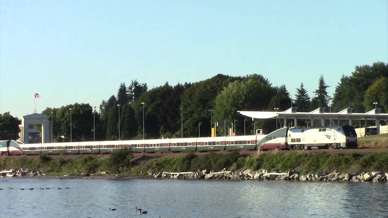 Amtrak Cascades 517 Crosses the USA-Canada Border at Blaine, WA - YouTube