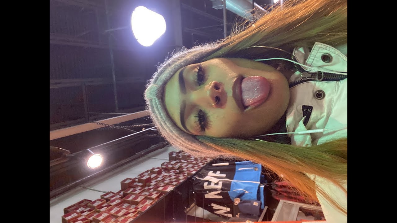 Eyebrow Tutorial || GOOFY ASF - YouTube