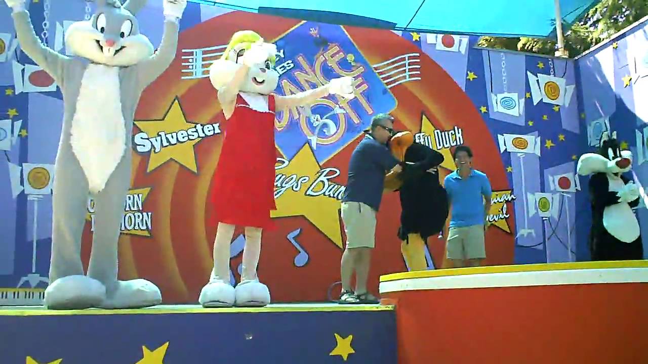 papa dancing with daffy duck! - YouTube