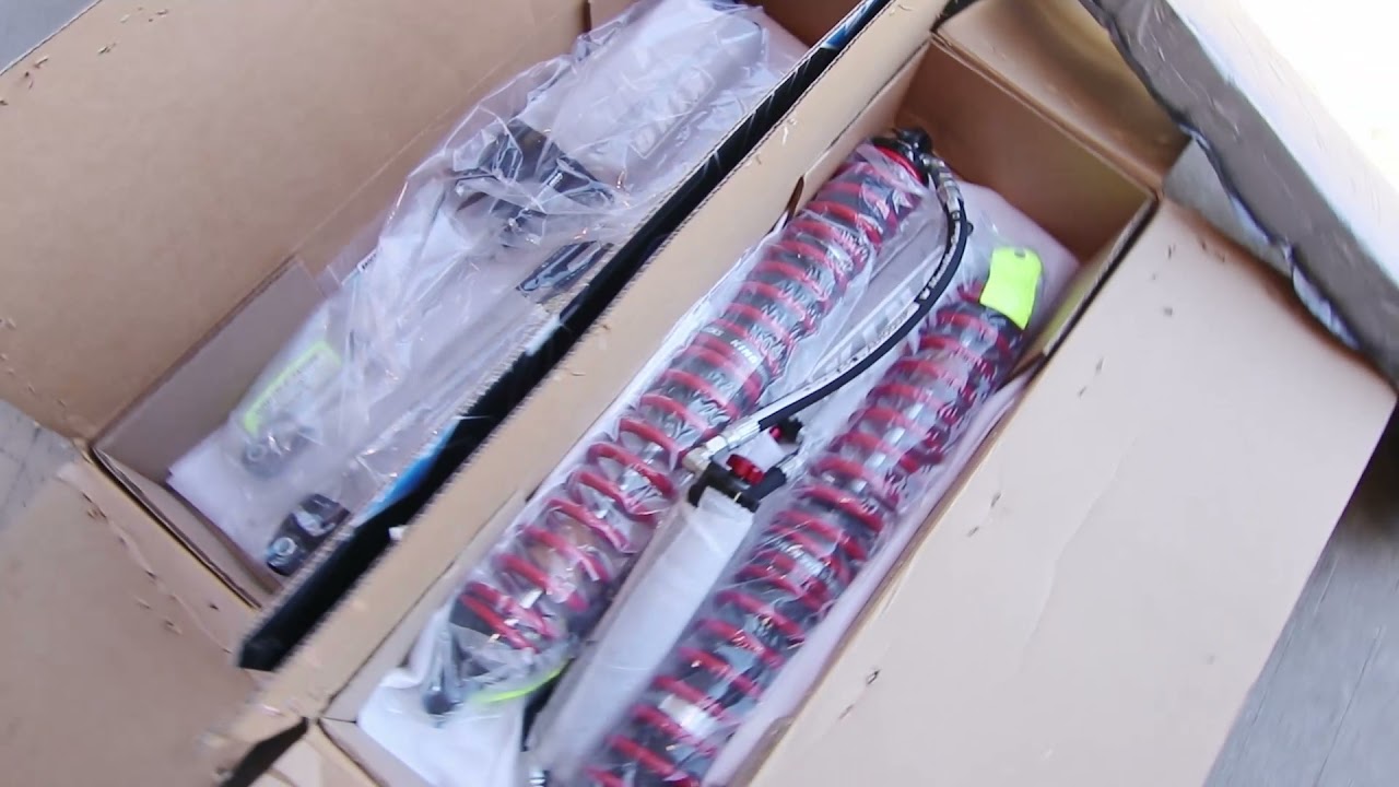 Trail Jeeps unboxing the RECON DSS Dual Shock System- Part 3 - YouTube