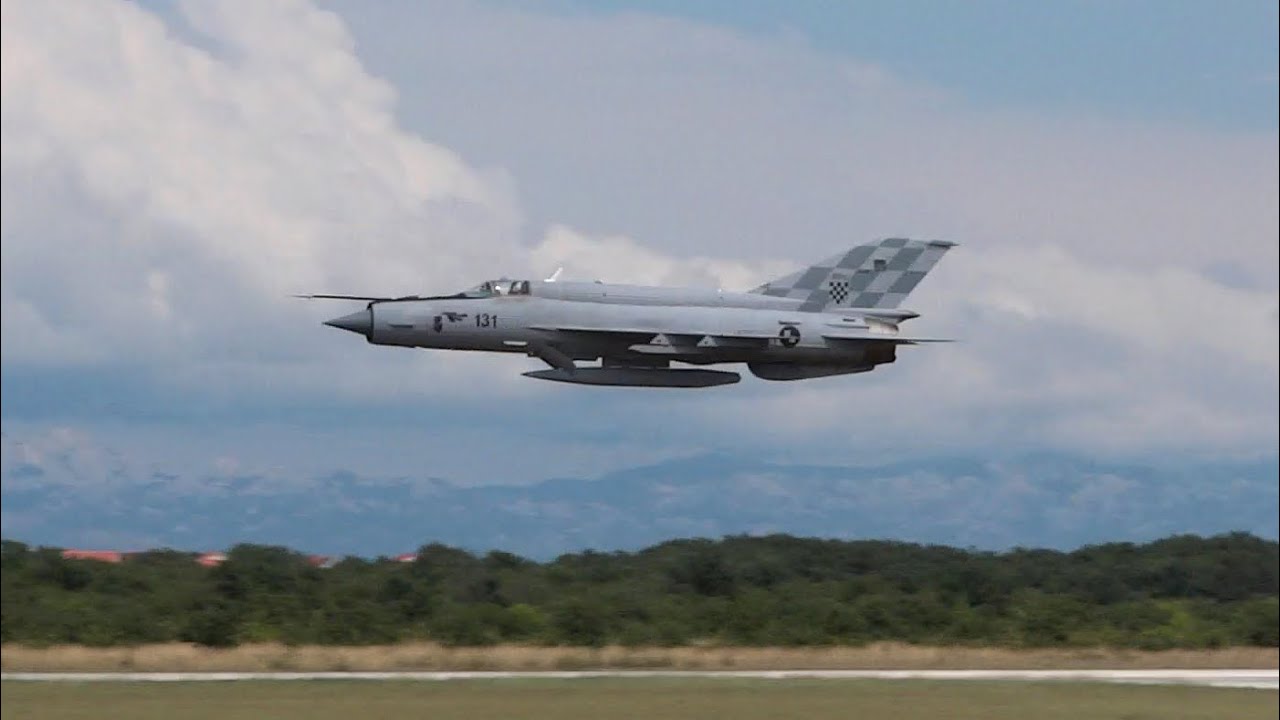 EPIC! DUAL MiG-21 TAKEOFF & LOW PASS! - YouTube