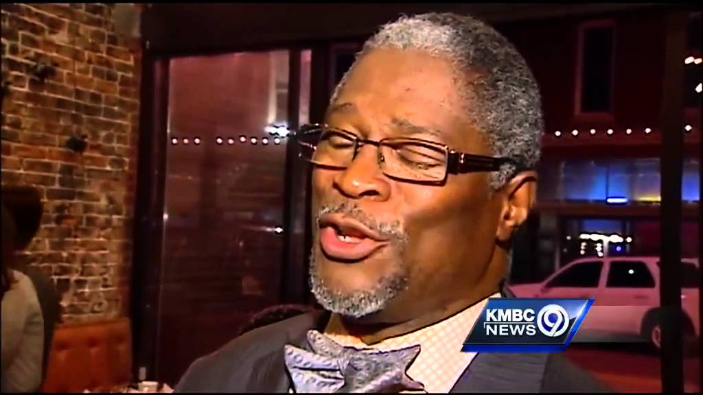 Sly James tops KC mayoral primary with wide margin - YouTube