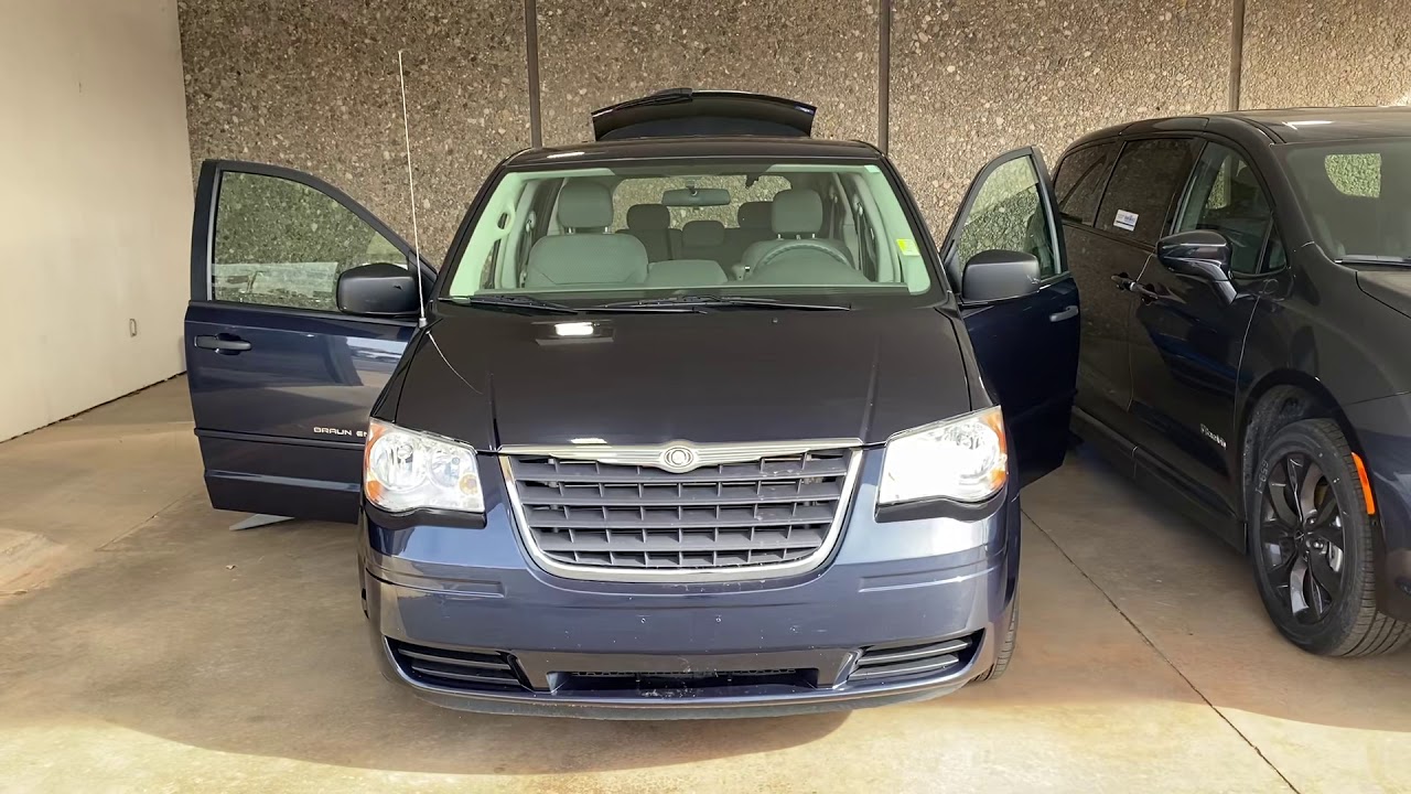 2008 Chrysler Town & Country Wheelchair Van For Sale w/ BraunAbility ...