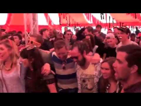 Lorraine Bowen | Crumble Song (live @ Bestival) - YouTube