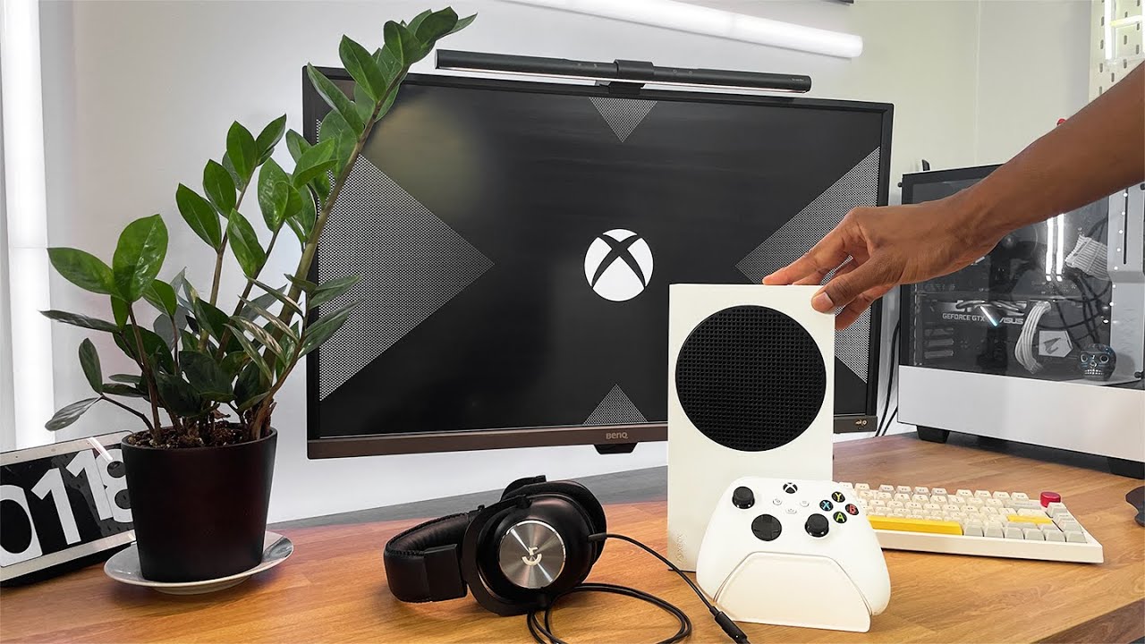 This Is My Xbox Series S Gaming Setup - YouTube