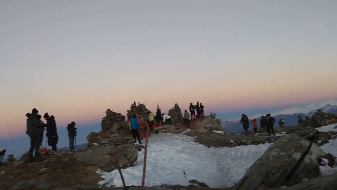 Kedarkantha Summit 360 degree view. YHAI Winter trek - YouTube