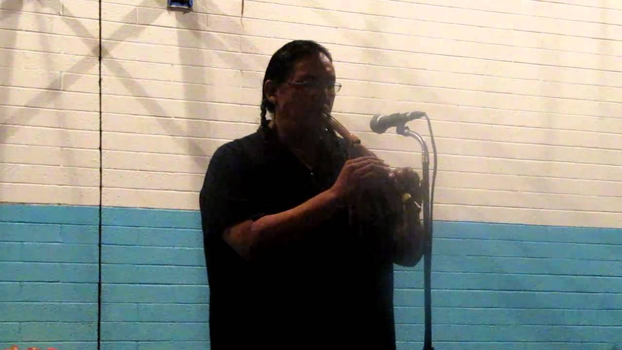 Native American Flute song,"River Cane Honor Song". - YouTube