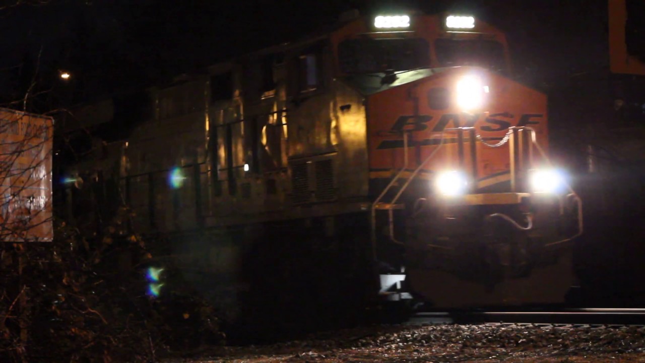BNSF mixed freight at night. - YouTube