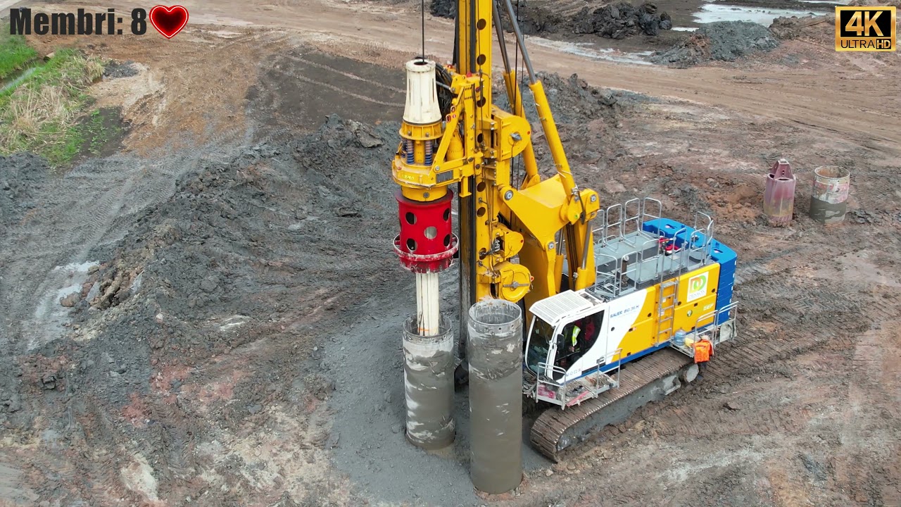 200 Heavy machinery on Highway Under Construction Road Megaproject ...