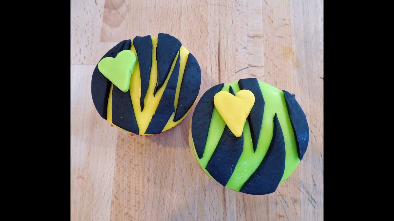 Birthday Zebra Cupcakes - How to Make - YouTube