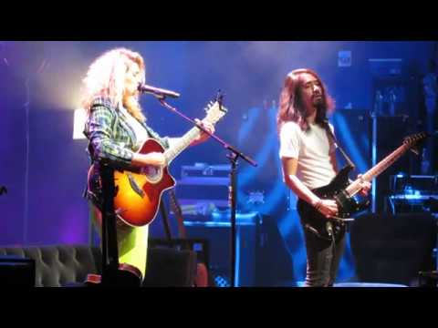 Tori Kelly with Mateus Asato ~~ Two Places - YouTube