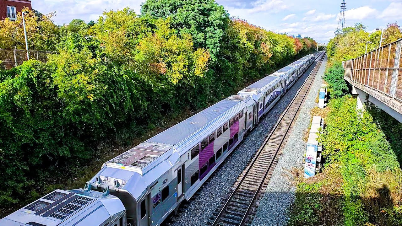 2 EXO Trains : 1 to Vaudreuil (Train 121) & 1 Deadheading - YouTube