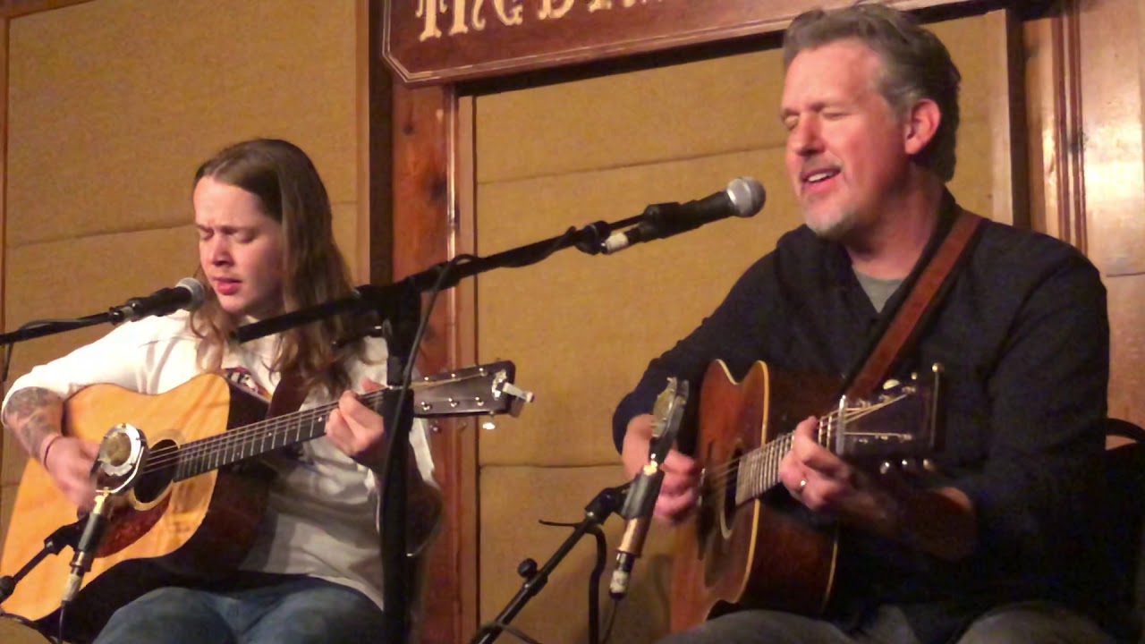 Bryan Sutton & Billy Strings - Comin’ Back (Station Inn) - YouTube