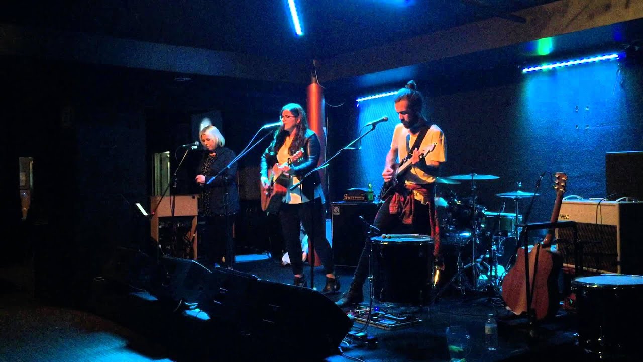 Codee-Lee Performs Big Jet plane - YouTube