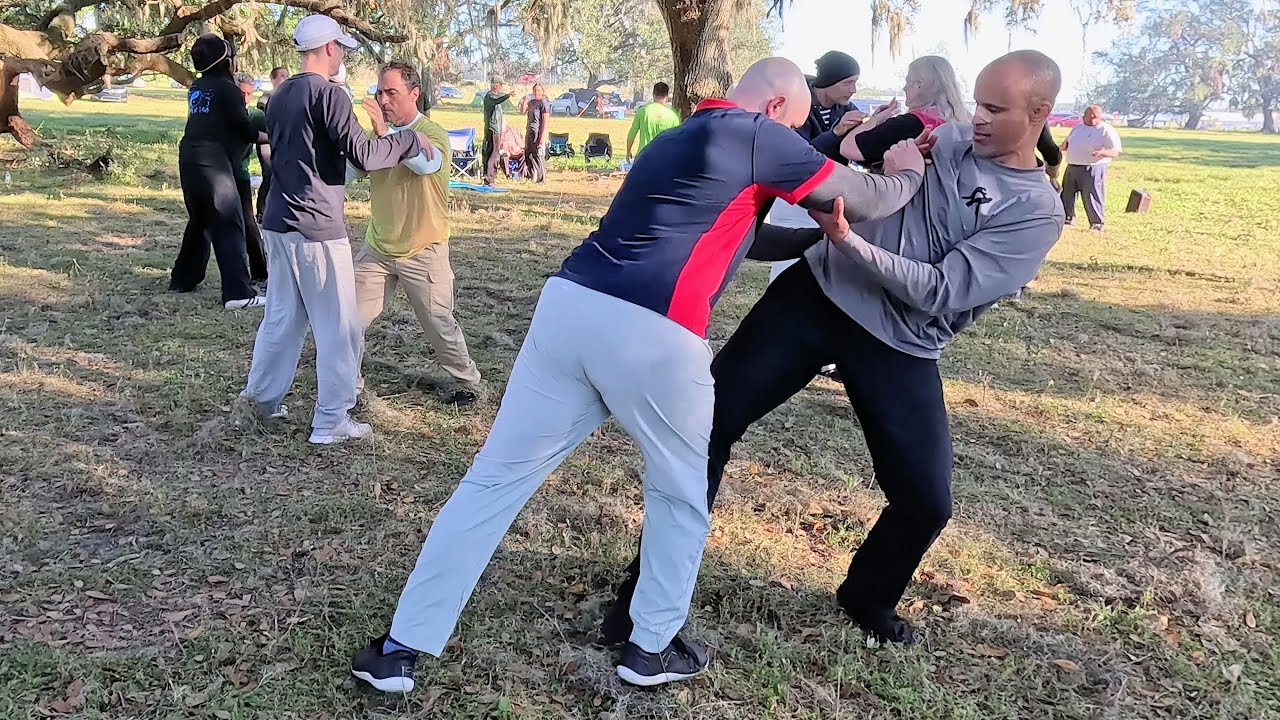 TPMAG Push Hands Retreat - Chris and Qaesar - Round 1 - YouTube