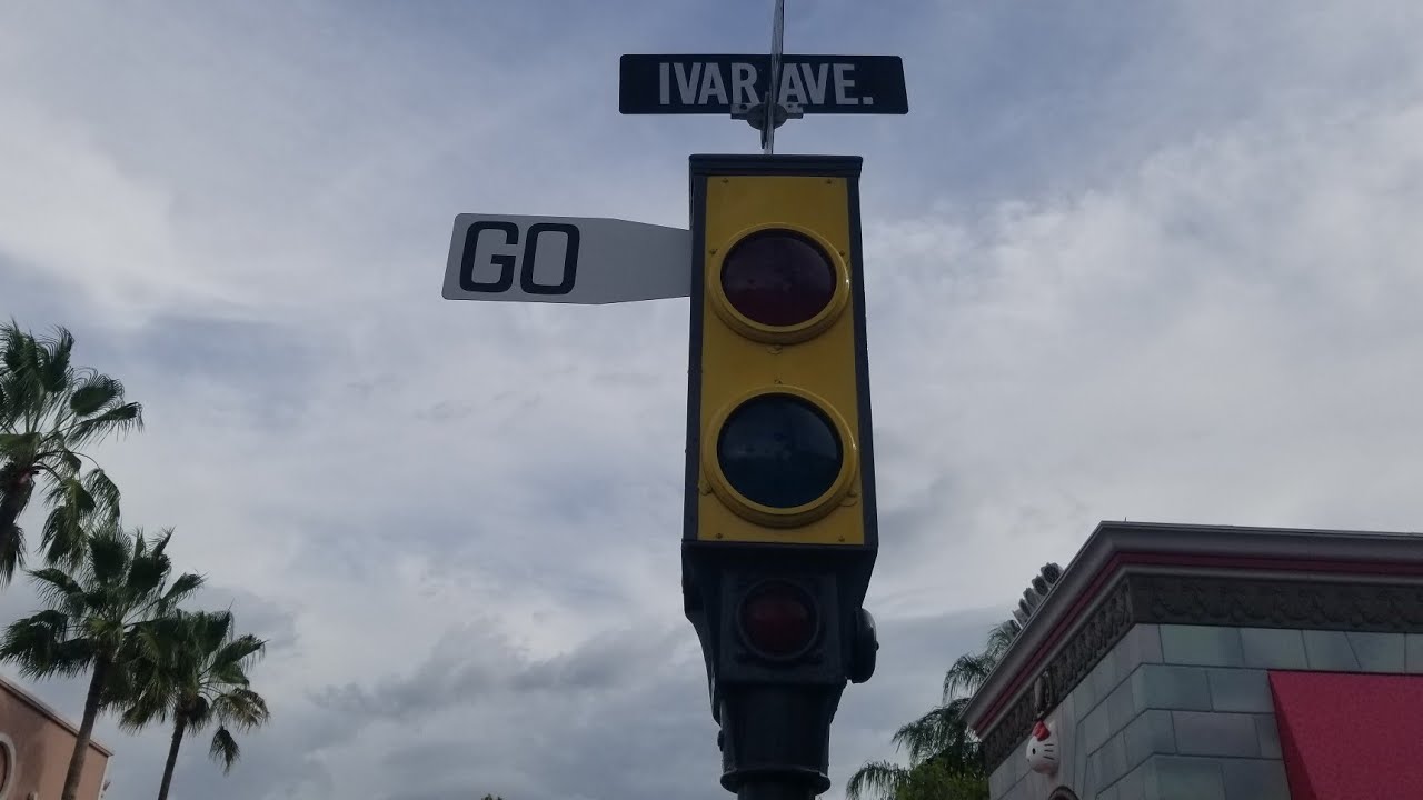 Display Acme Semaphore Traffic Lights - YouTube