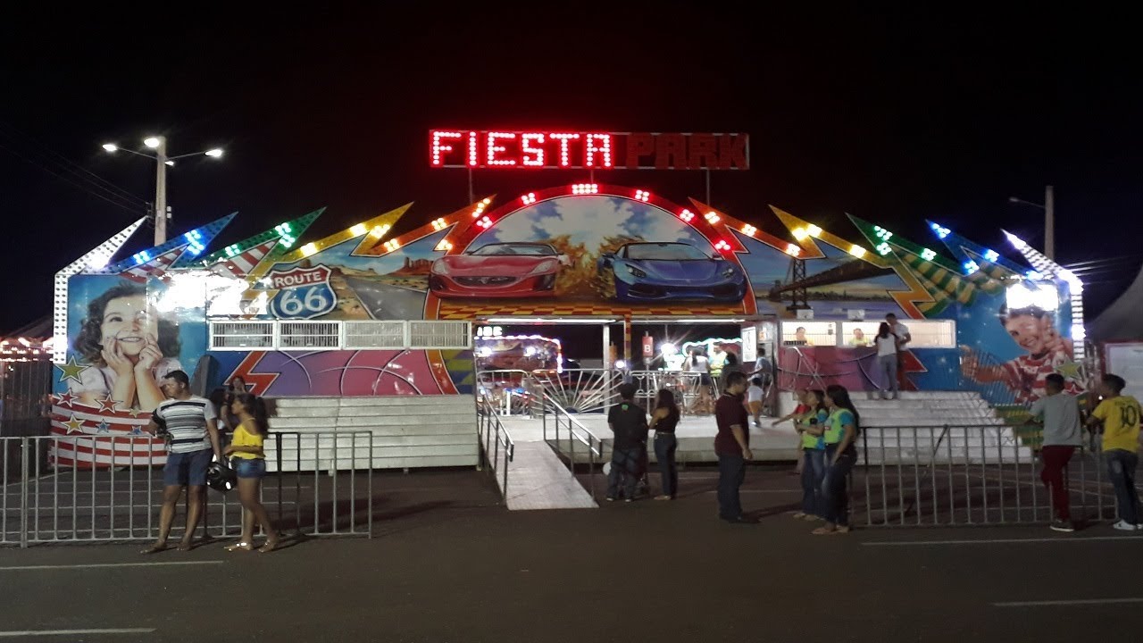 FOMOS AO FIESTA PARK - YouTube