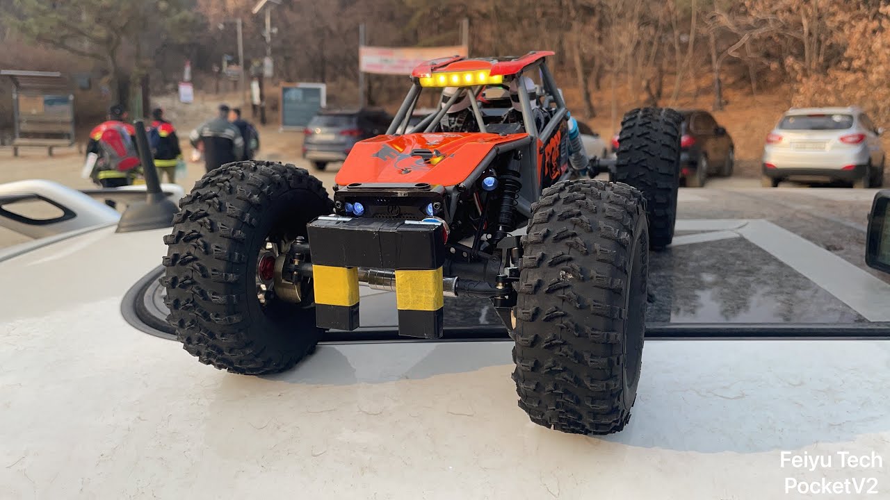 CAPRA UTB18! Awesome Crawling~~! - YouTube