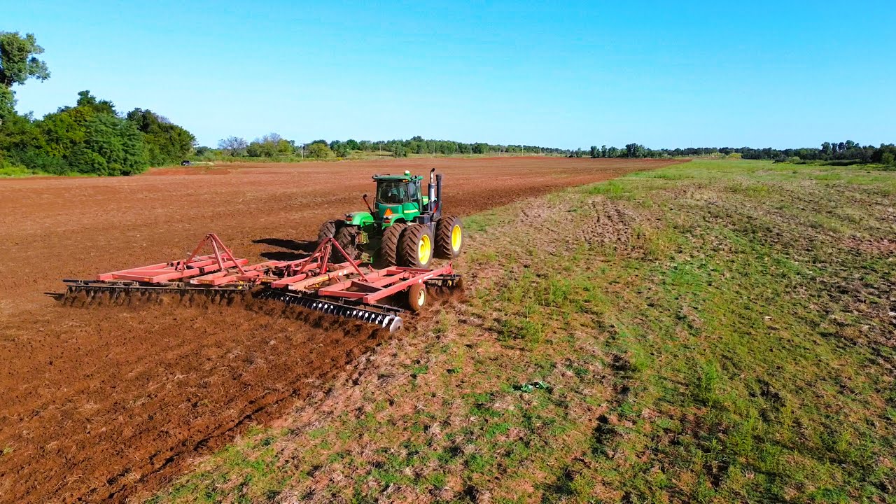 Discing Ground, Muddy Fields & “Chatty Cathy” in the Cab - YouTube