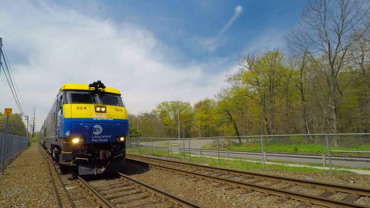 LIRR - DM30AC #504 stops in Oakdale, NY - YouTube