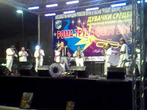 Koco Agusev Jr. - Roma truba fest Kumanovo 2010 part 3 - YouTube