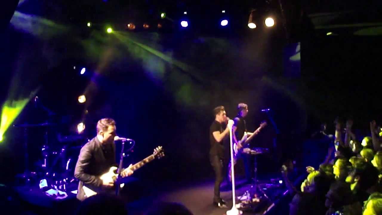 Panic! At The Disco - Ready to Go (Get Me Out Of My Mind) (Live @ Le ...