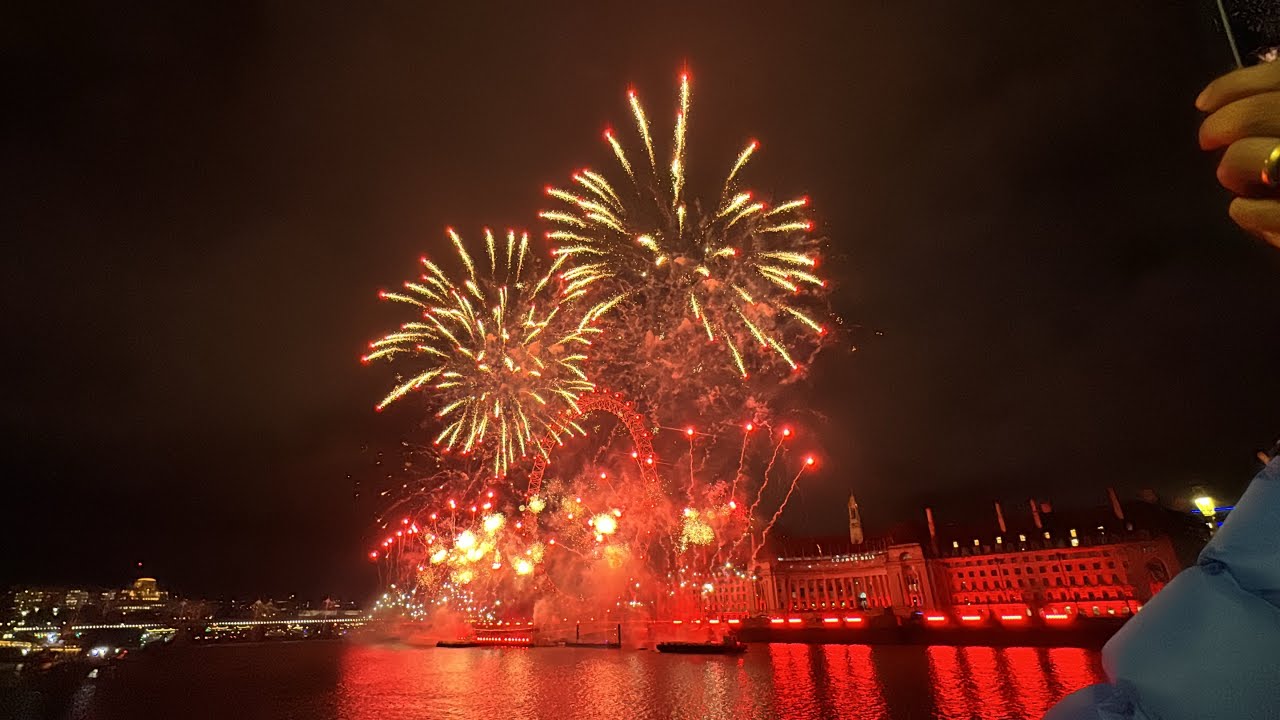 London fireworks 2023 white zone HD - YouTube